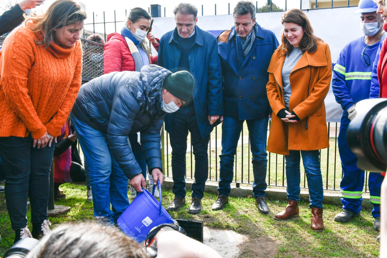 Galmarini, Massa, Katopodis y Fernández habilitaron una red cloacal para 15.000 personas en ...