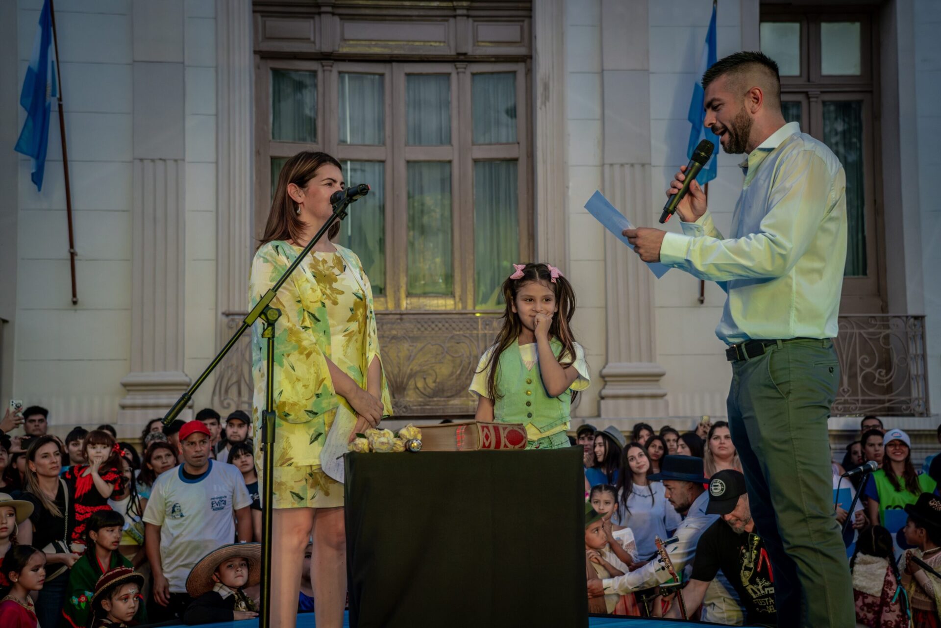 Mariel Fernández asumió su segundo mandato como intendenta de Moreno ...